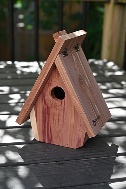 Chalet Style Nesting Box (11003) – Pinebush Home & Garden